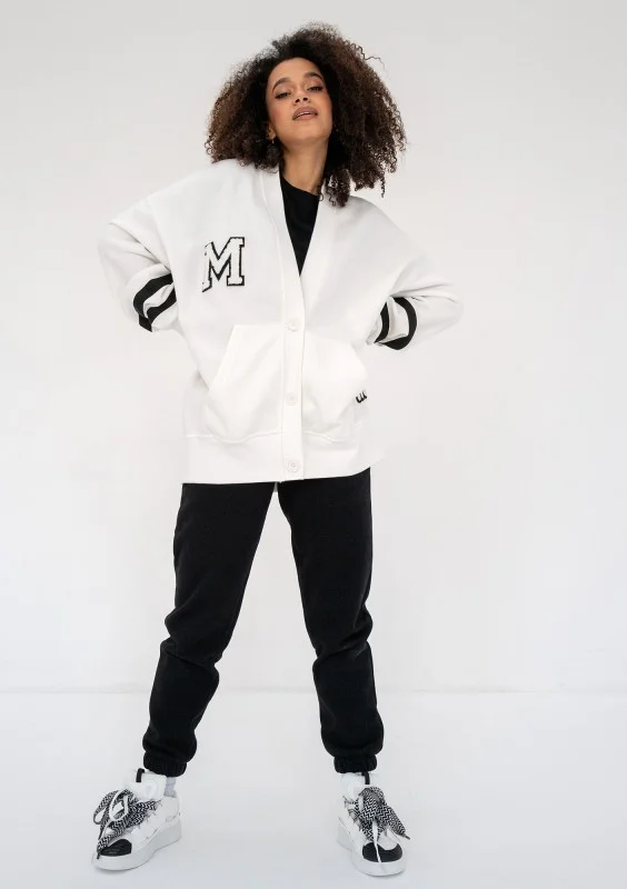 Riley - Kardigan dresowy oversize z naszywką M Creamy - Mosquito